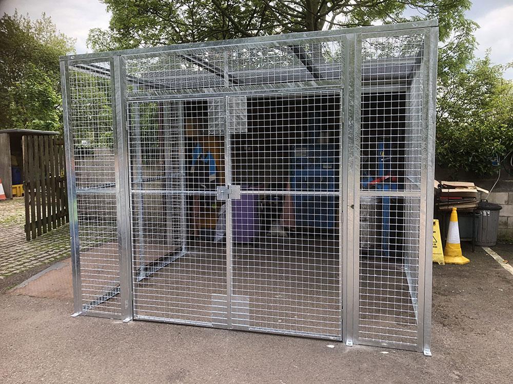 External storage with outdoor security cages | OfficeSTOR