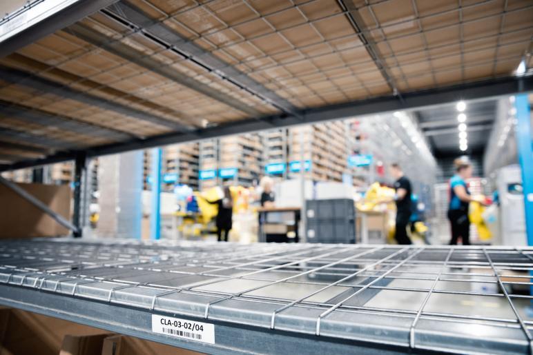 Customised mesh for individual projects | OfficeSTOR