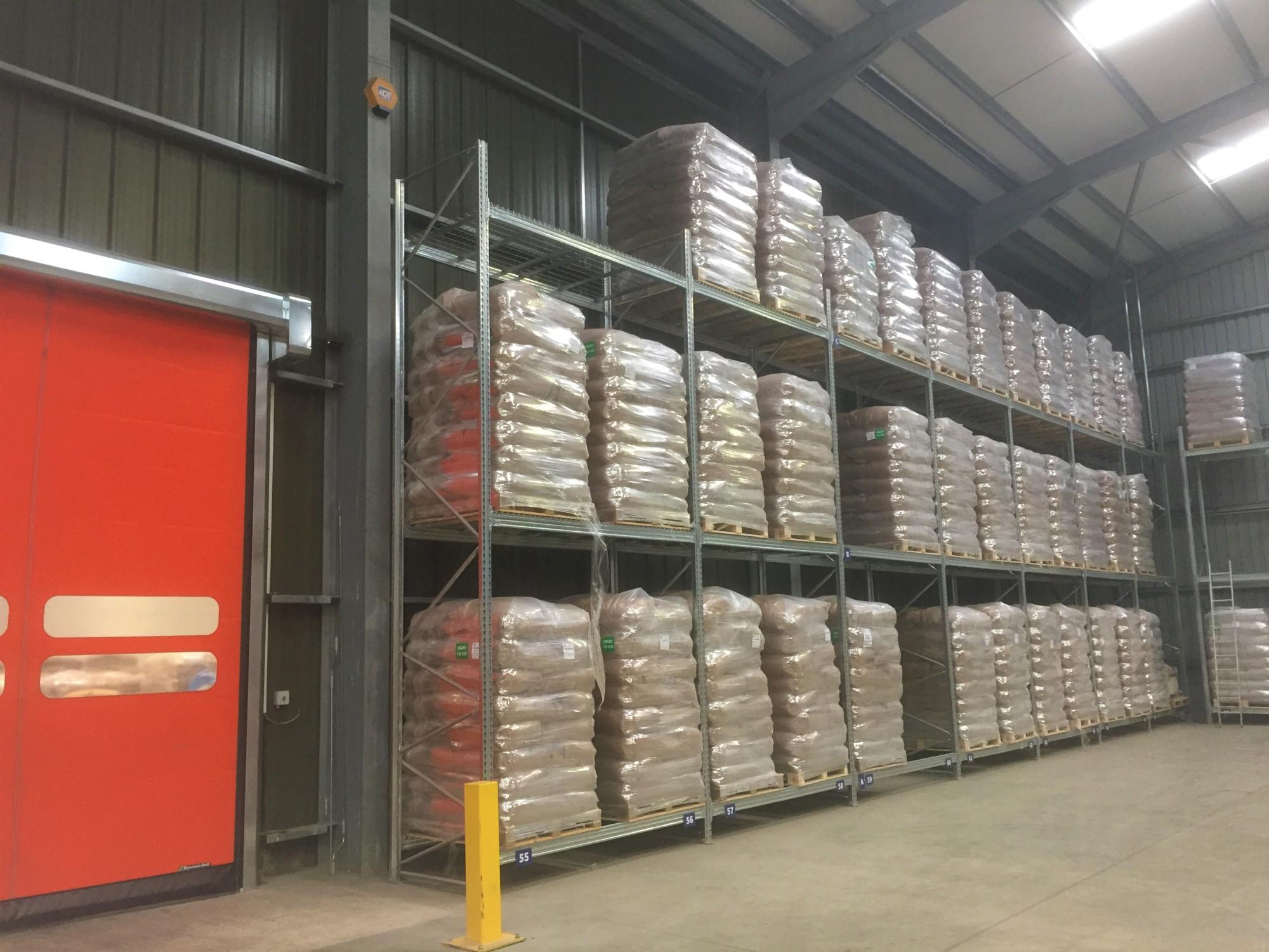 Pallet racking for storing products in warehouses | OfficeSTOR