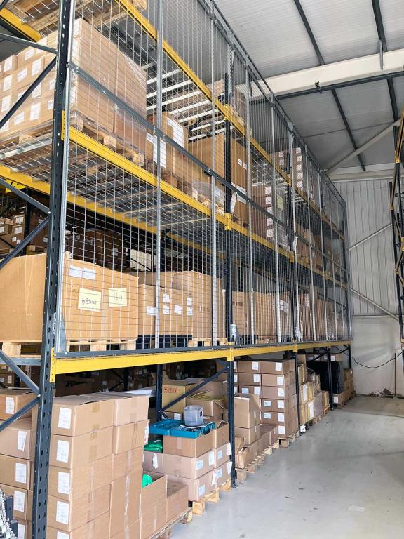 Mesh decks and anti-collapse mesh make your racks safer from items ...